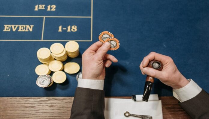 The Psychology Of Gambling: Understanding Your Opponents And Yourself ...
