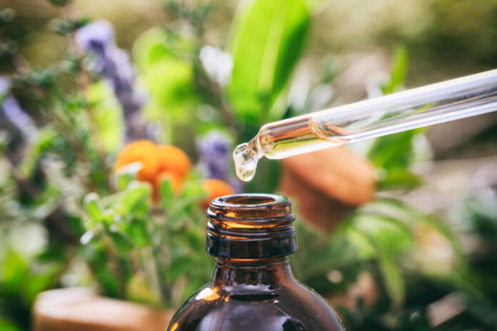 A Guide To Essential Oil Blending: How To Create The Perfect Scent ...